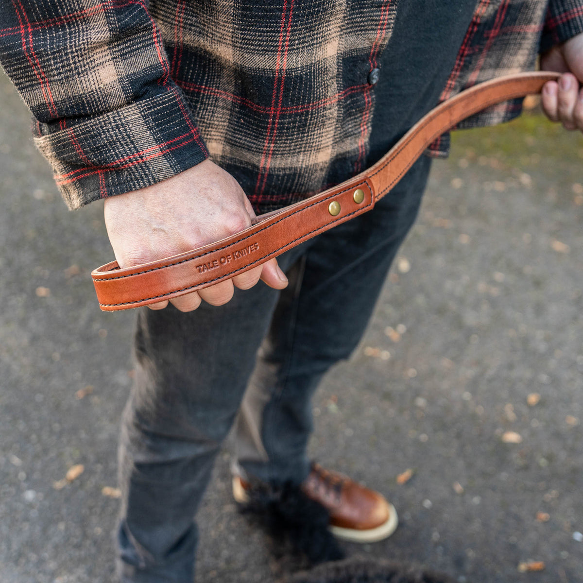 Max 2.0 Leash – Tale Of Knives