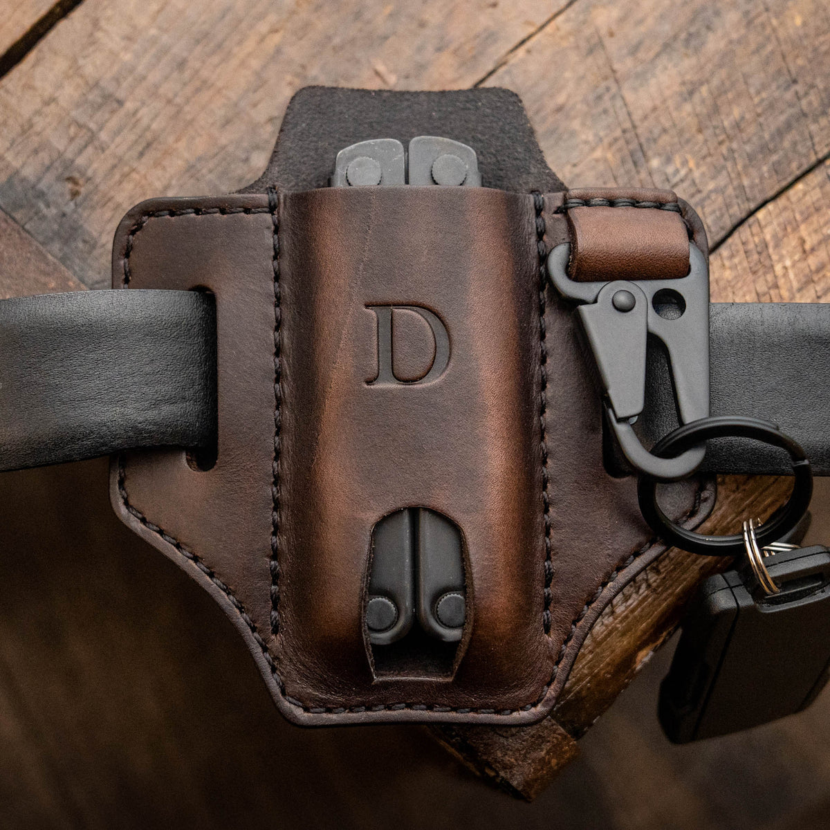 Custom Initial – Tale Of Knives