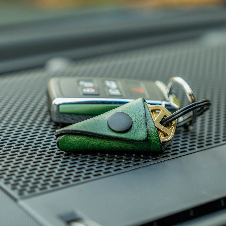 Handmade Leather EDC Gear for Tools, Flashlights, Multitools and more ...